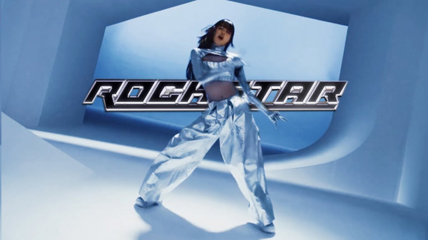 Lisa “ROCKSTAR” гэх шинэ дуугаараа фенүүдээ гайхшруулж байна
