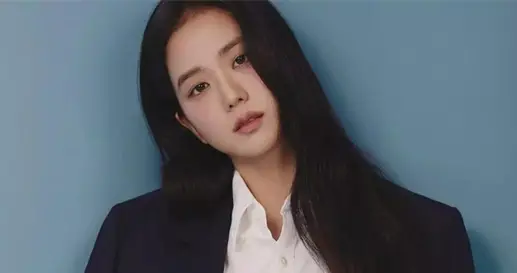 Jisoo Youtube сувгийнхаа бүх ашгийг буяны байгууллагад хандивлажээ