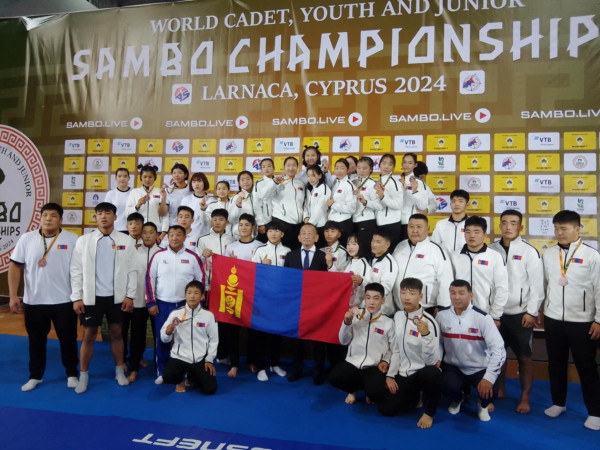 Өсвөр залуучуудын болон сурагчдын самбочид дэлхийн дэвжээнээс 14 медаль хүртлээ